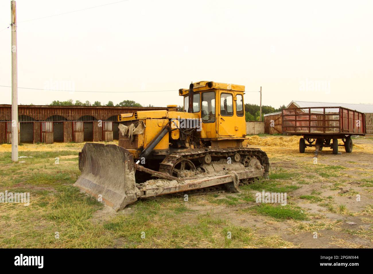 Wooden construction trailer hi-res stock photography and images - Alamy