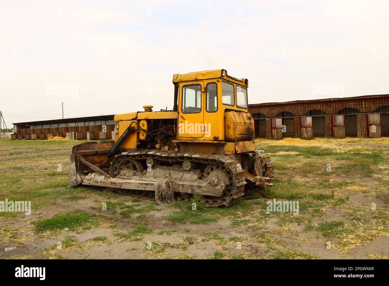 Bulldozer engine hi-res stock photography and images - Alamy