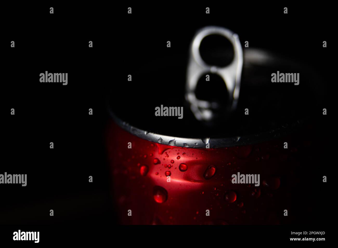 Cola can frame covered with water drops and freshness Stock Photo - Alamy