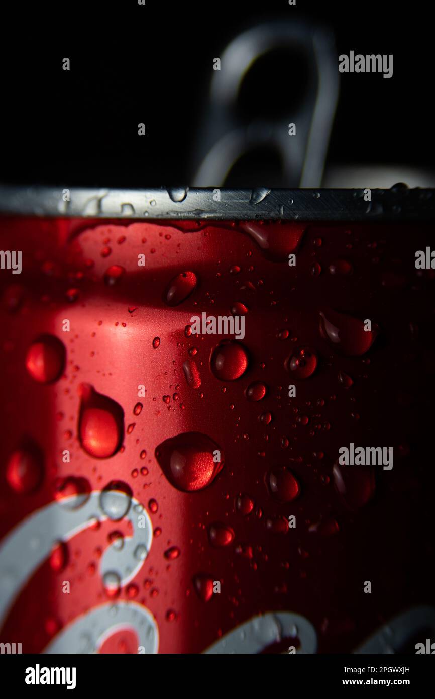 Cola can frame covered with water drops and freshness Stock Photo - Alamy