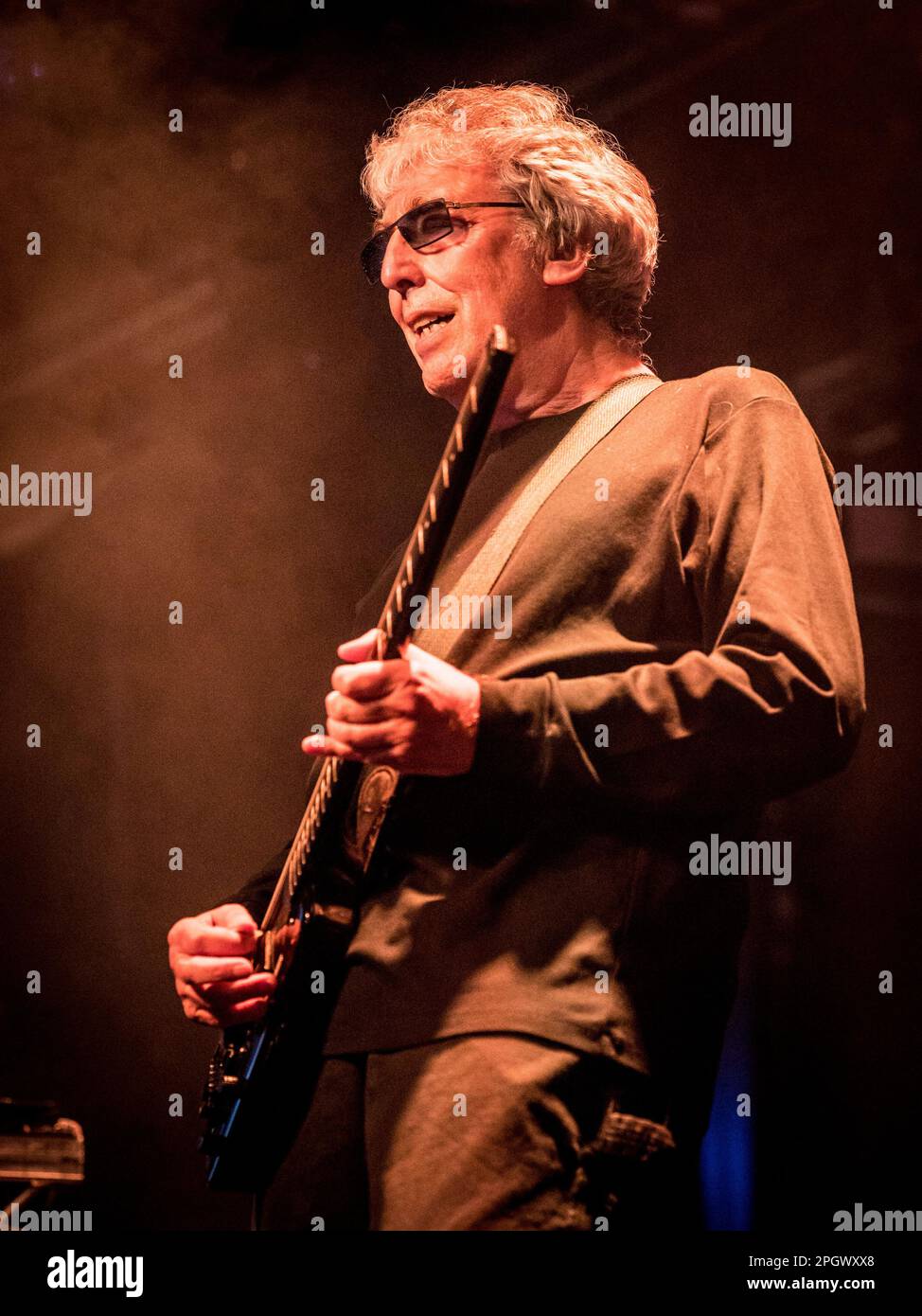 Steve Hillage on guitar Stock Photo - Alamy