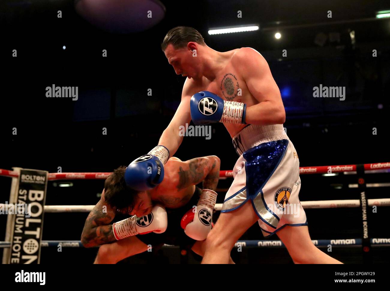 Alex Murphy (right) in action against Liam Fox during their Lightweight ...