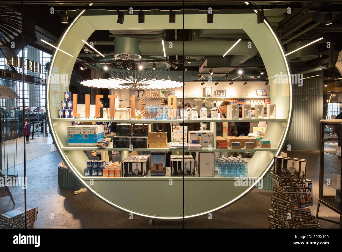 Battersea power station lift hi-res stock photography and images - Alamy