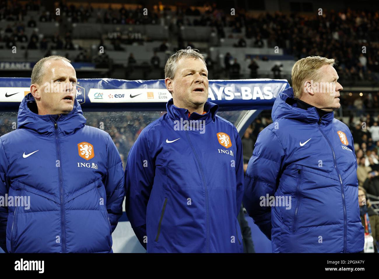 SAINT-DENIS - (lr) Holland assistant trainer Sipke Hulshoff, Holland ...