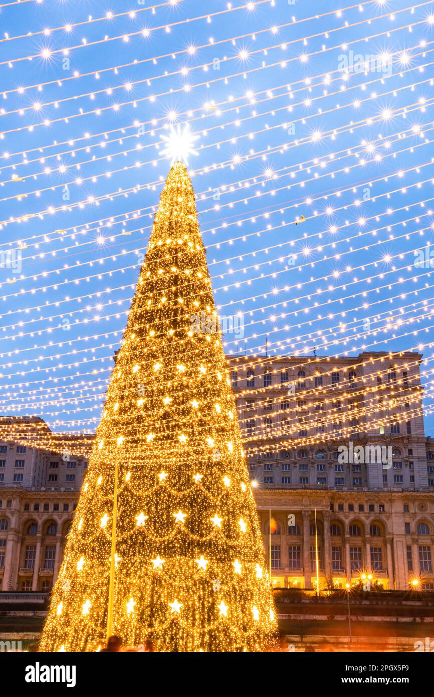 Bucharest Christmas market at night Stock Photo - Alamy