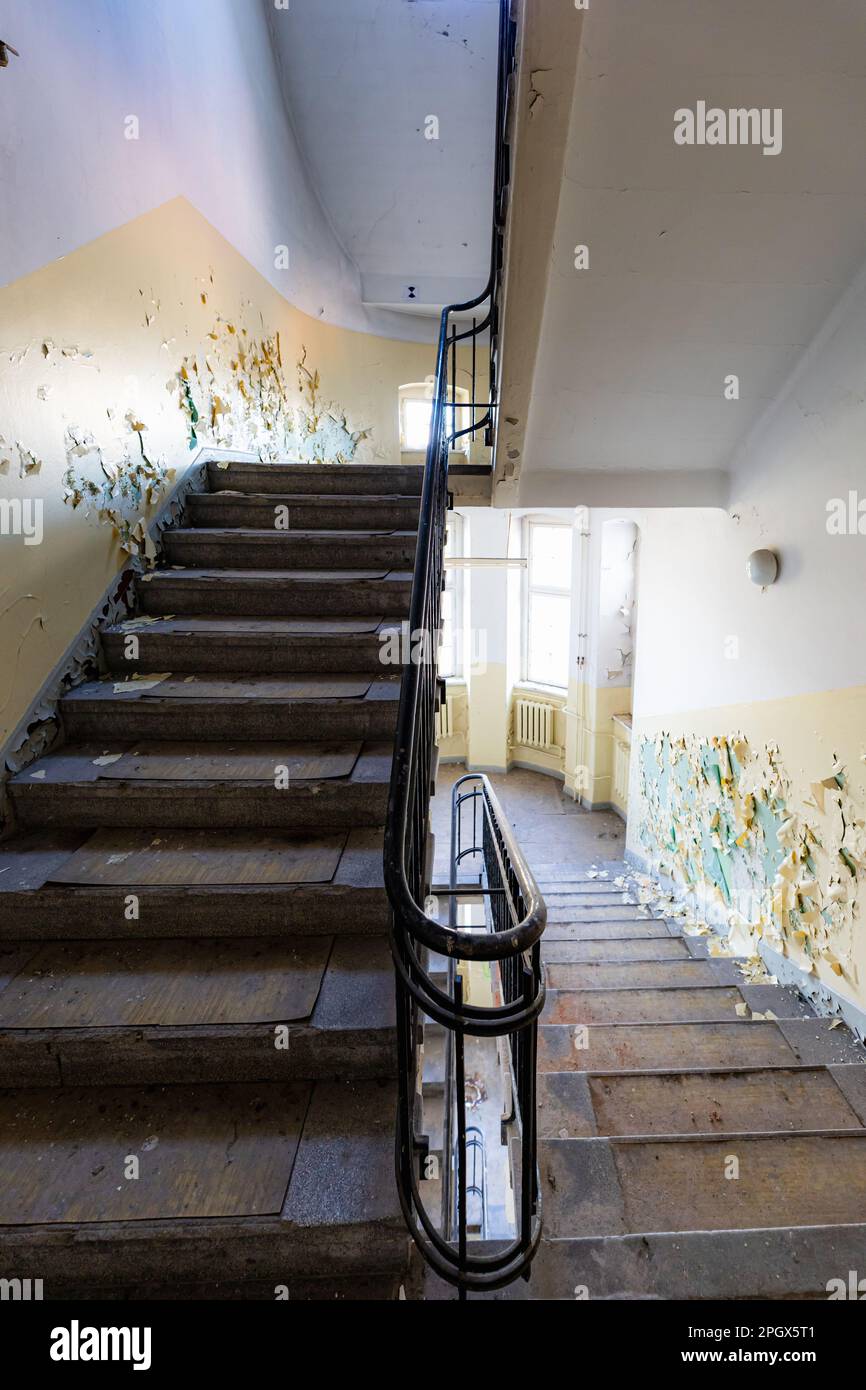 Old rectangular spiral staircase hi-res stock photography and images ...