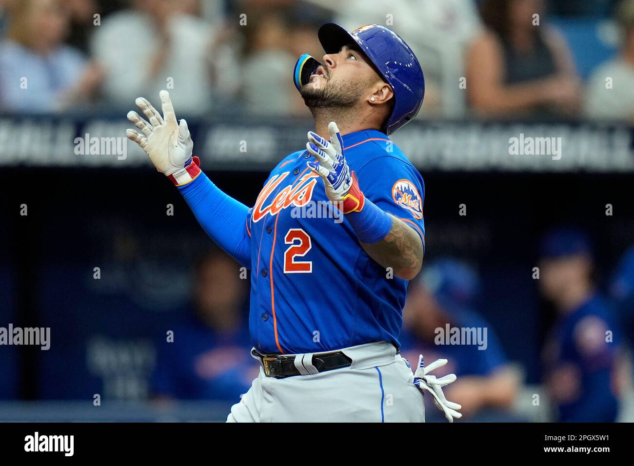 New York Mets' Omar Narvaez (2) reacts after his solo home run off ...