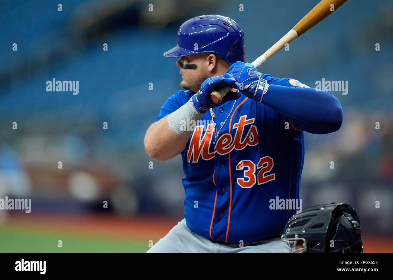 New York Mets' Daniel Vogelbach (32) bats against the Tampa Bay Rays ...