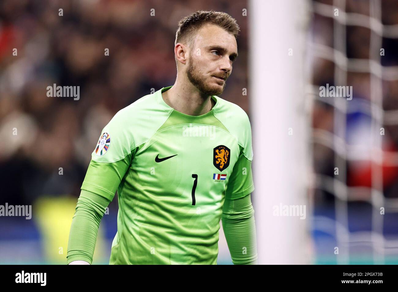 SAINT-DENIS - Holland goalkeeper Jasper Cillessen is disappointed after ...