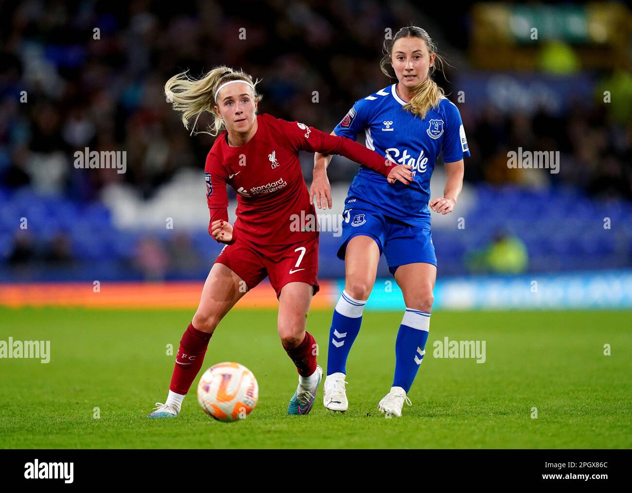 Liverpools Missy Bo Kearns Left And Evertons Clare Wheeler Battle