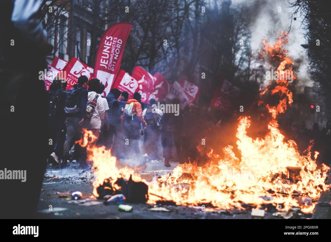 Fire protest france hi-res stock photography and images - Alamy