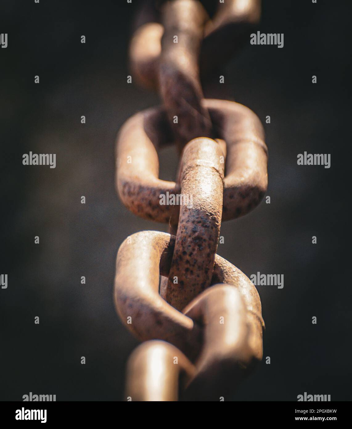 Big rusty chain close hi-res stock photography and images - Alamy