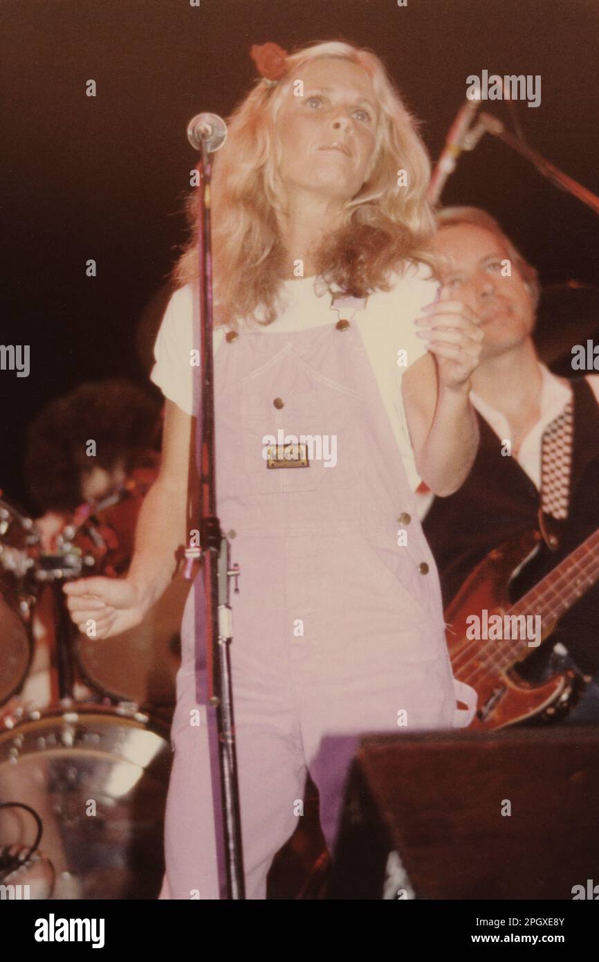 Kim carnes hi-res stock photography and images - Alamy