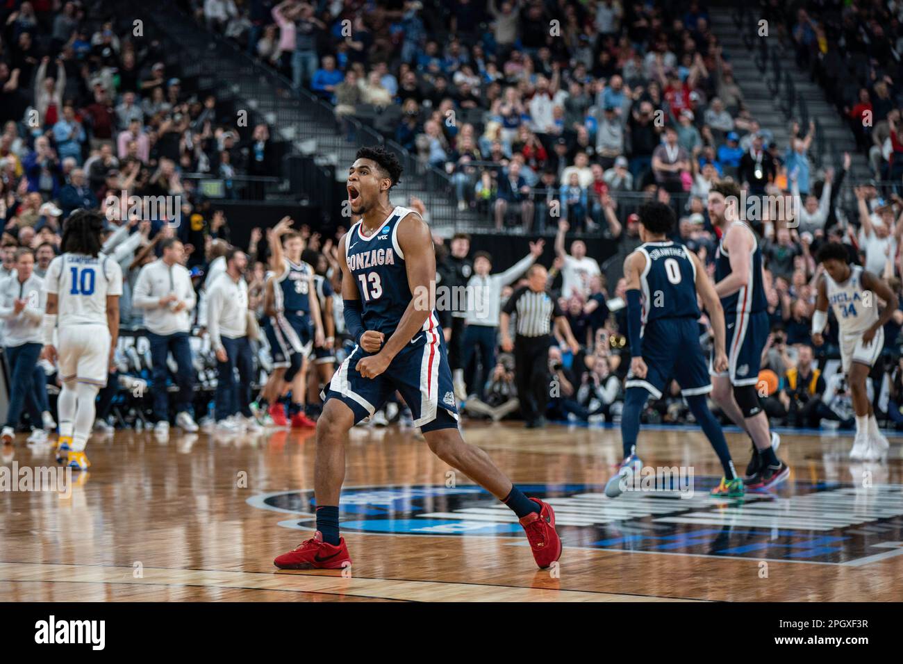Bulldogs basketball hi-res stock photography and images - Alamy