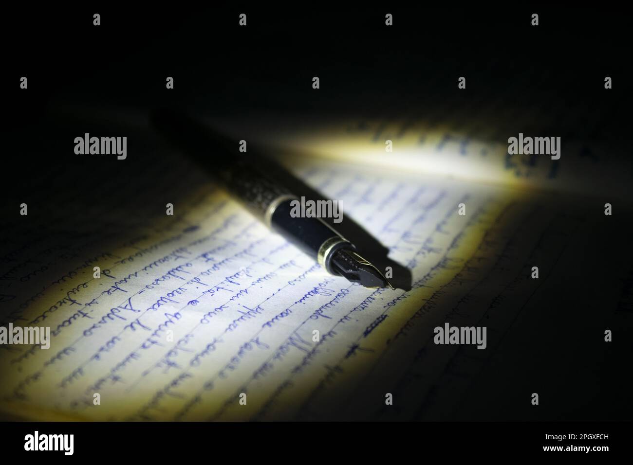 Old fountain pen hi-res stock photography and images - Alamy