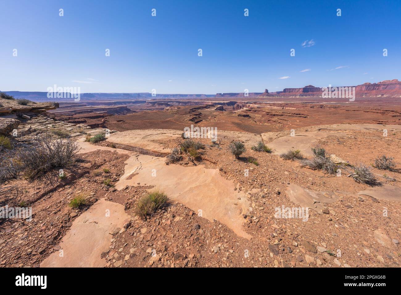 hiking the murphy trail loop in the island in the sky in canyonlands ...