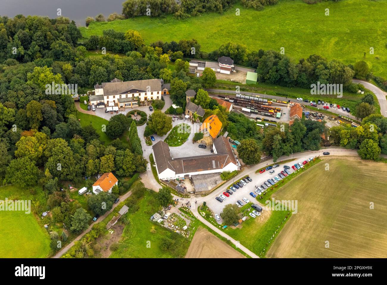Steinhausen castle and theresia colliery in bommern district of witten hi-res stock photography ...