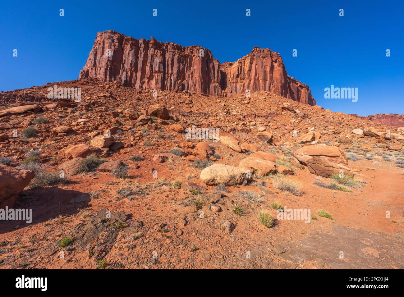 hiking the murphy trail loop in the island in the sky in canyonlands ...