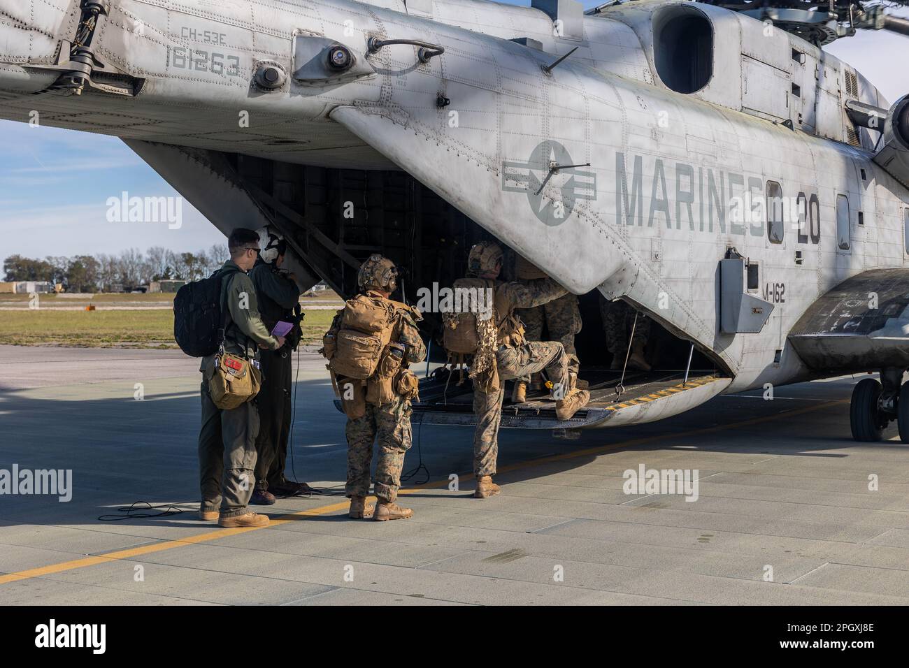 Elements of the 26th Marine Expeditionary Unit (MEU) prepare to conduct ...
