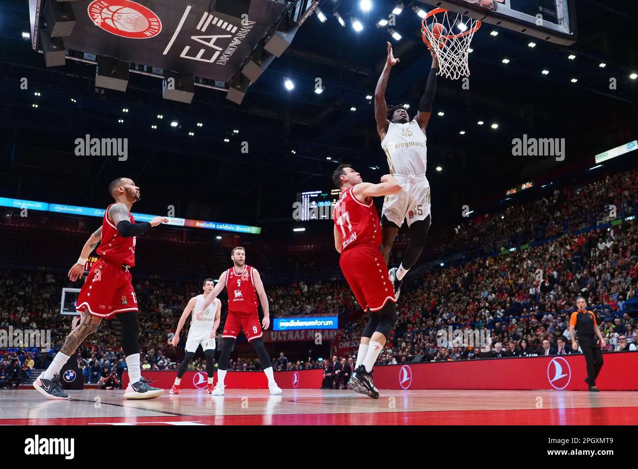 Munchen fc bayern basketball hi-res stock photography and images - Alamy