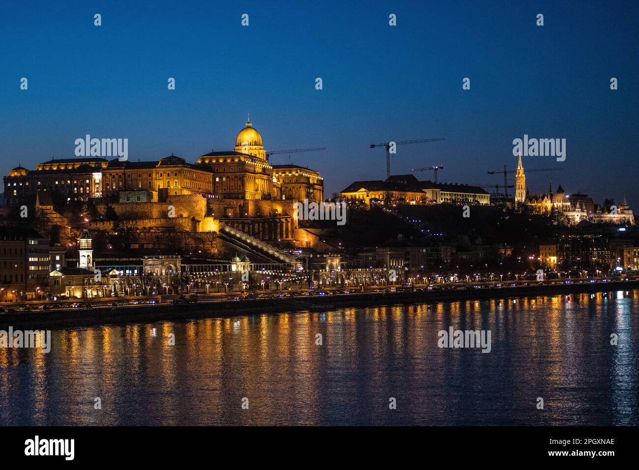 Sunset at the Buda Castle and Hungarian National Gallery, Budapest ...