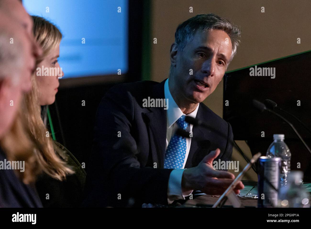 Wachtell lipton rosen hi-res stock photography and images - Alamy