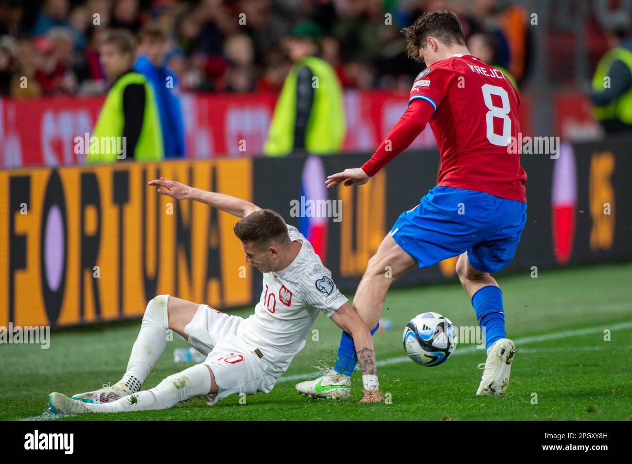 Prague, Czechia. 24th Mar, 2023. Sebastian Szymanski of Poland fights ...