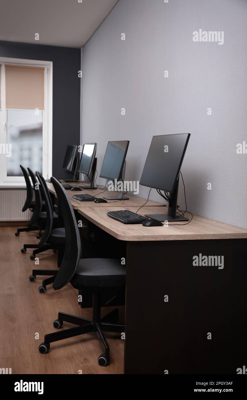 Tech in office floor hi-res stock photography and images - Alamy