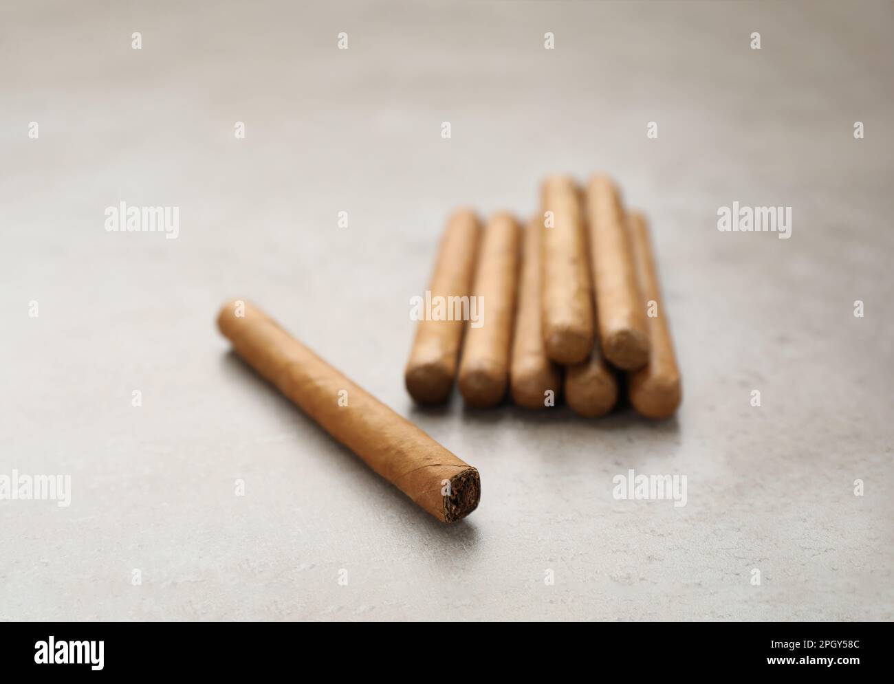 Expensive cigars hi-res stock photography and images - Alamy