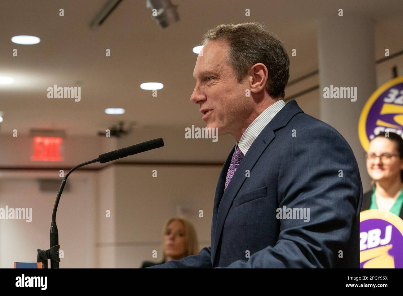 Seiu 32bj hi-res stock photography and images - Alamy