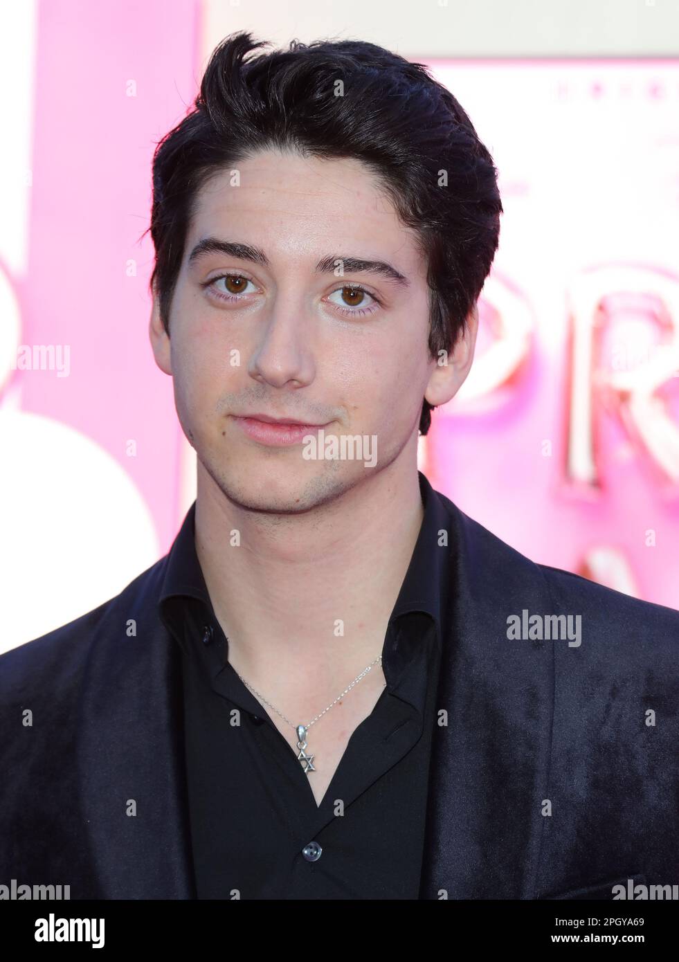 Prom pact milo manheim hi-res stock photography and images - Alamy