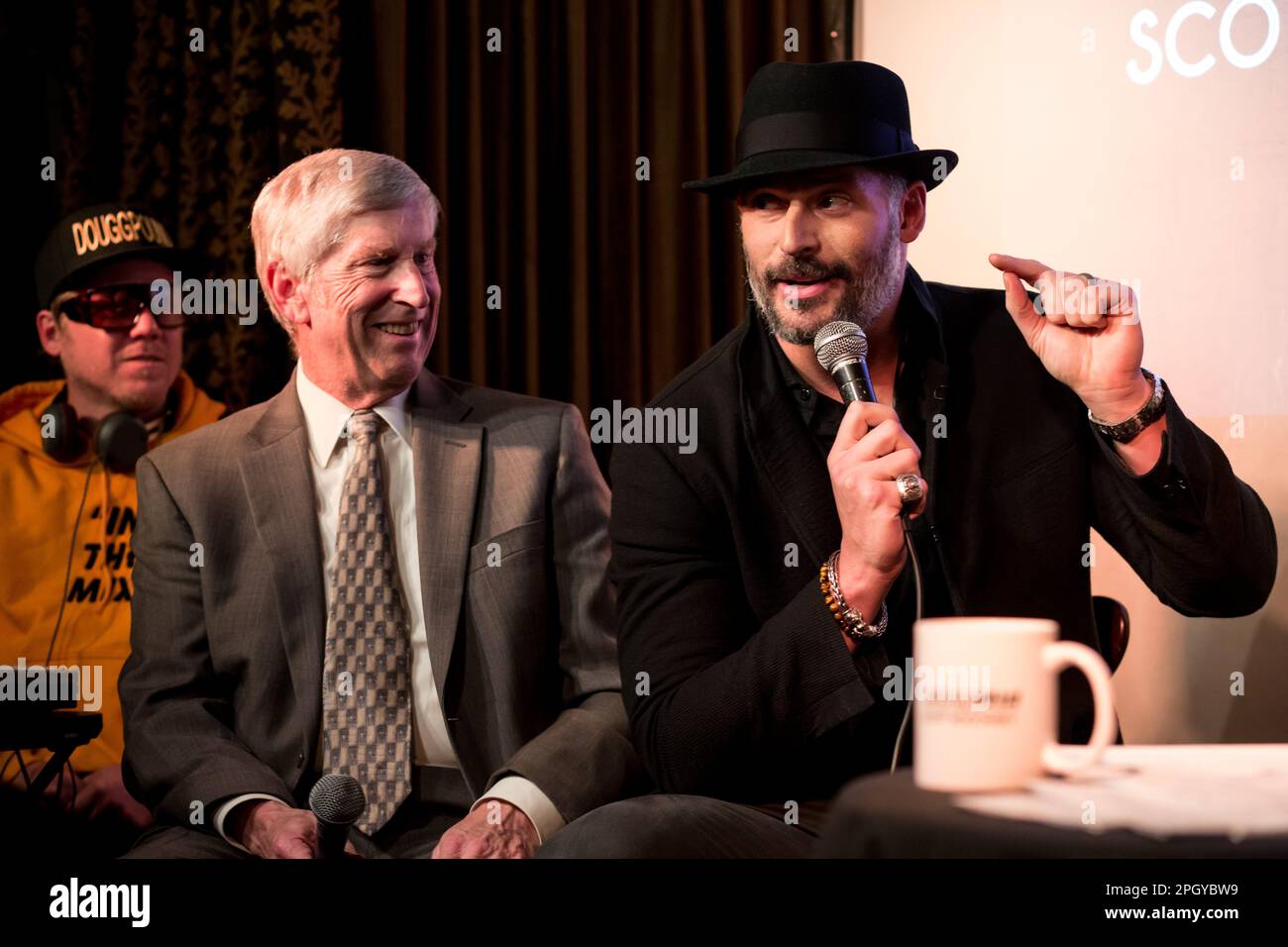 American stand up comedienne hi-res stock photography and images - Alamy