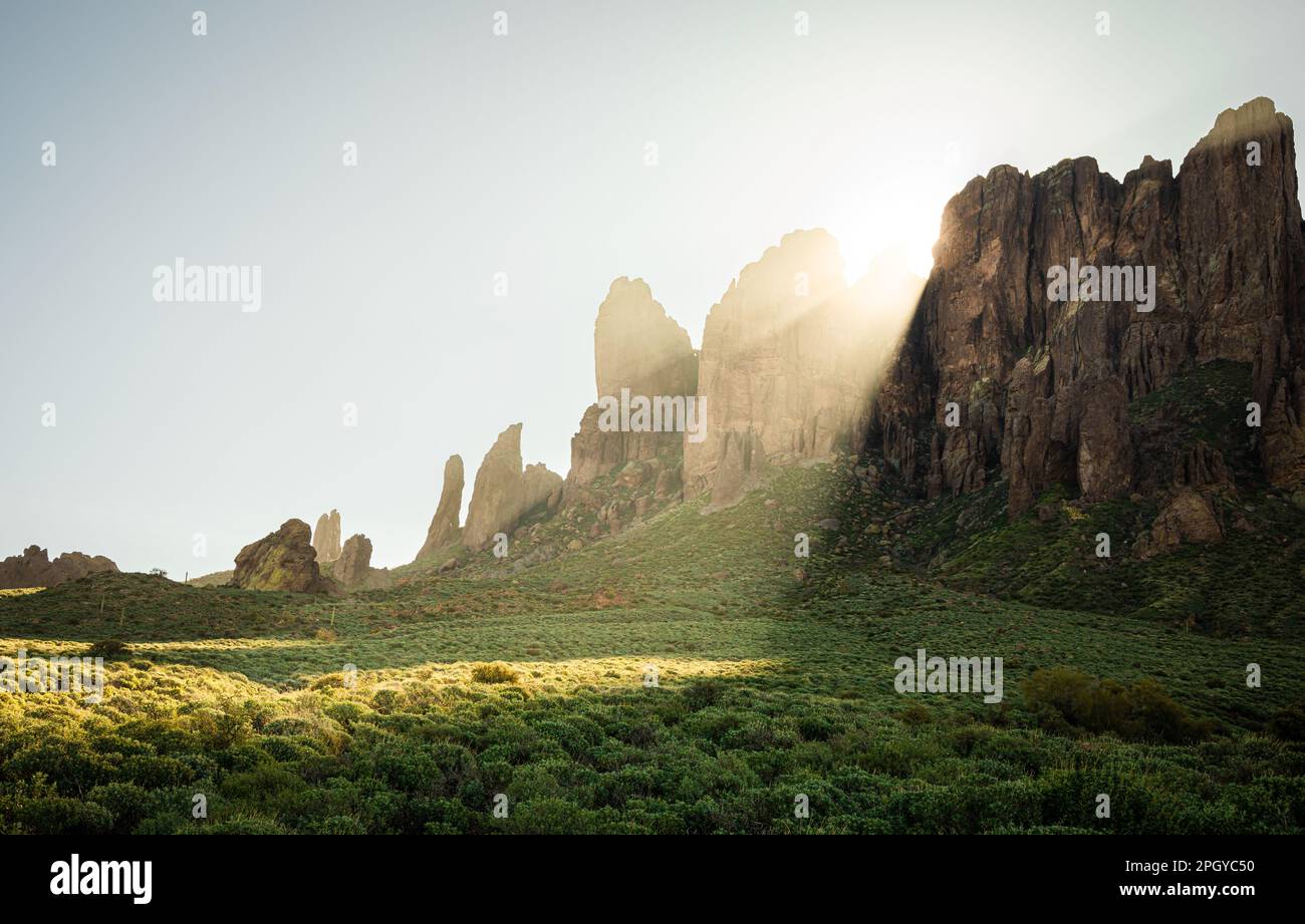 Sunlit mountains hi-res stock photography and images - Alamy