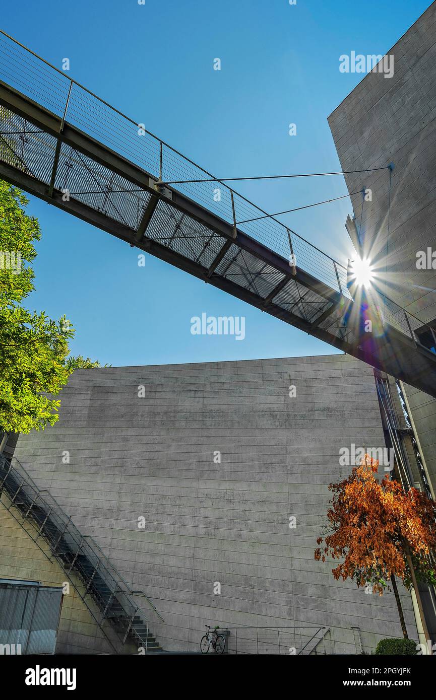 Airlift and concrete facade, Technical University of Munich. TUM ...