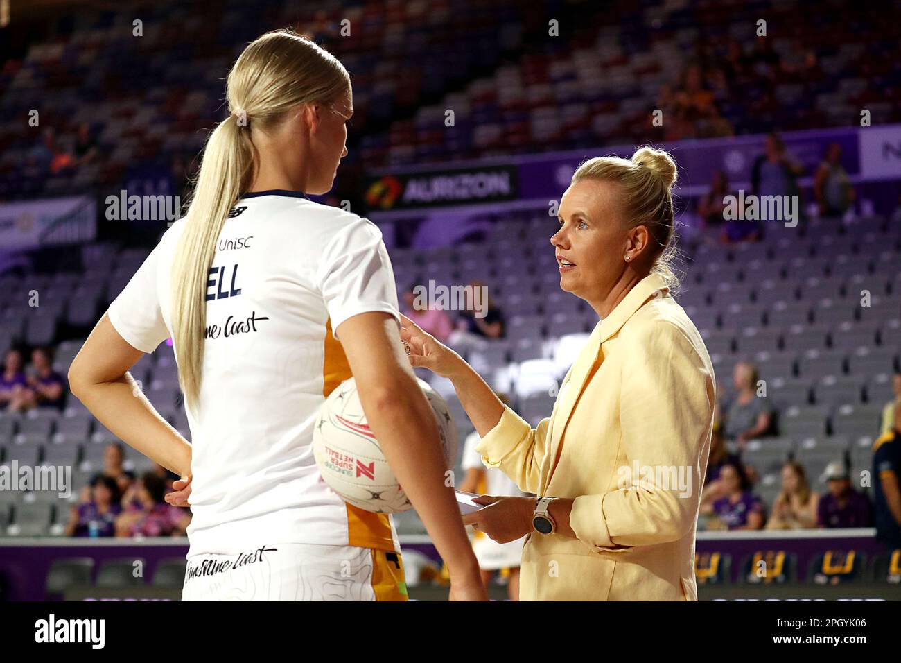 Head Coach Belinda Reynolds of the Lightning talks with Charlie Bell ...