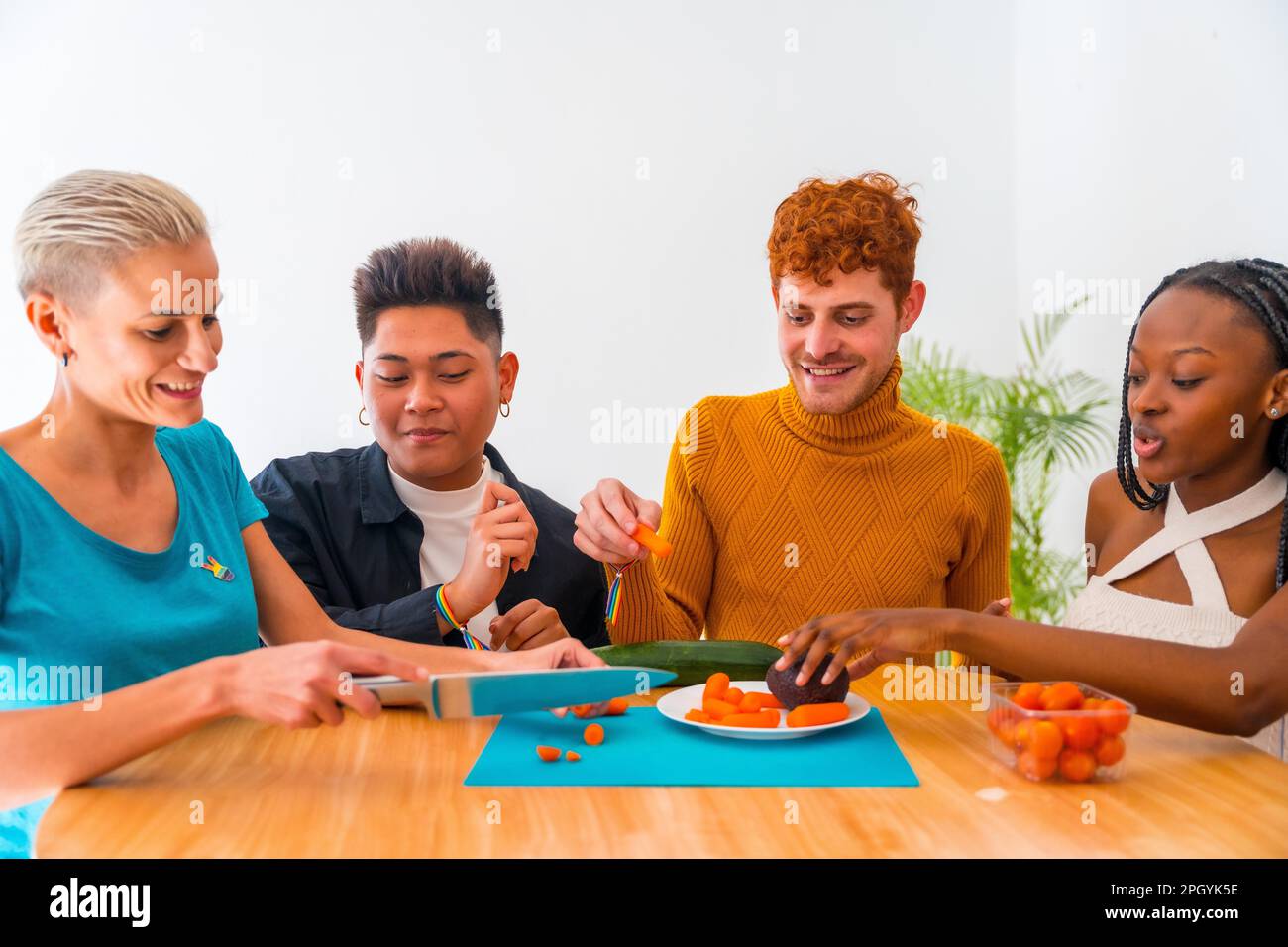 Group of cooks in the kitchen hi-res stock photography and images - Alamy