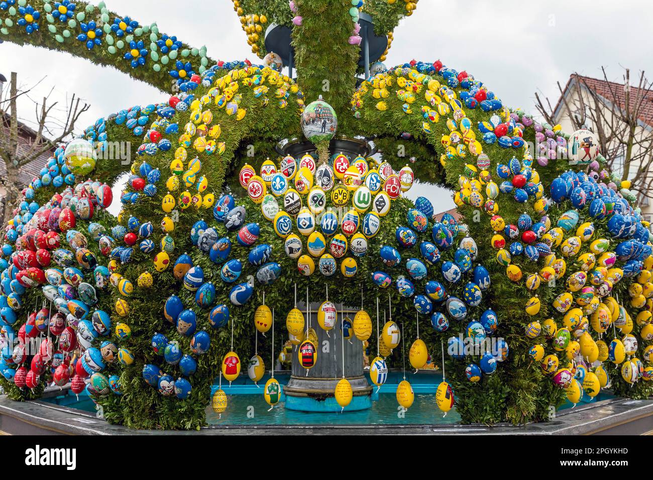 Easter fountain, 11000 hand-painted eggs decorate the village fountain ...