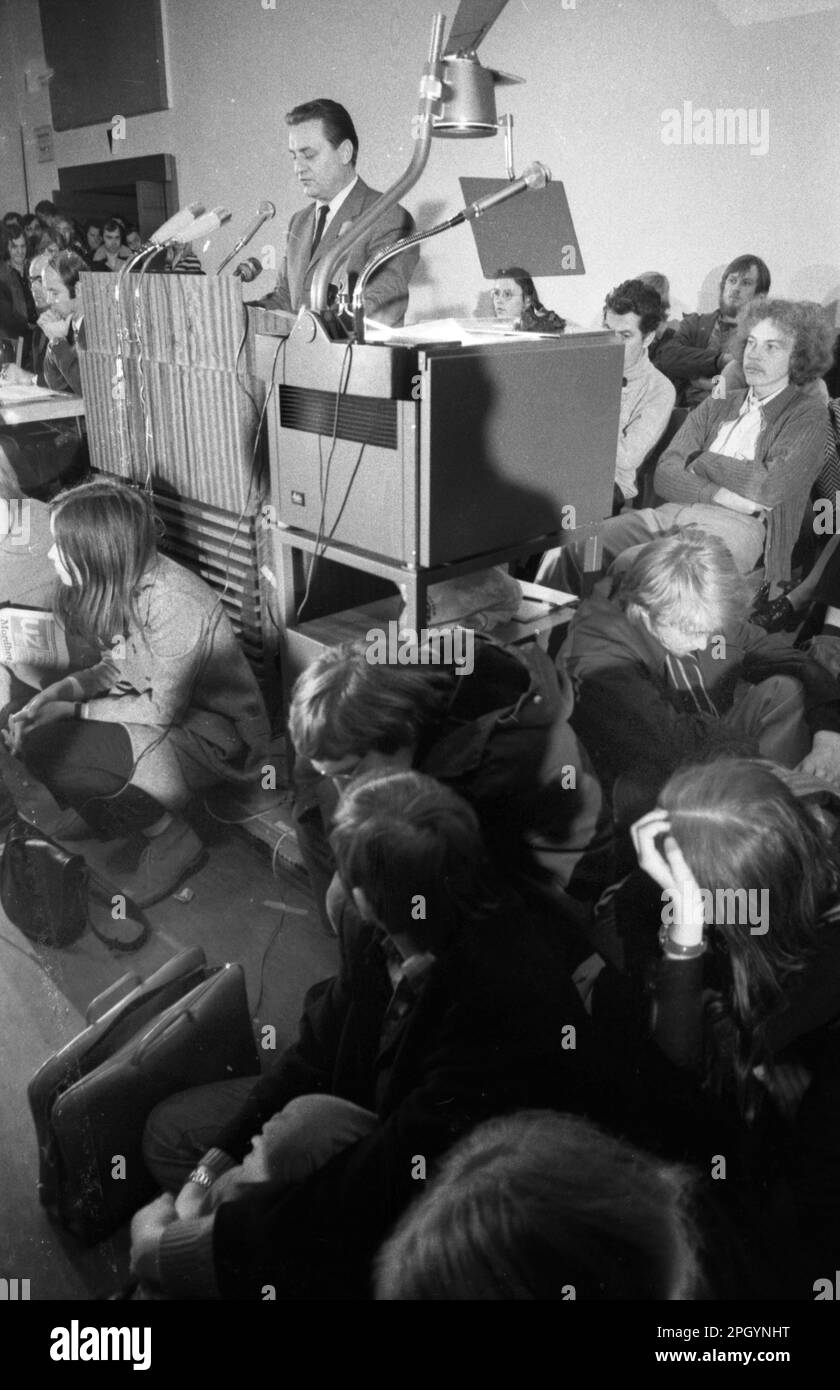 Personalities from politics, business and culture from the years 1965 ...