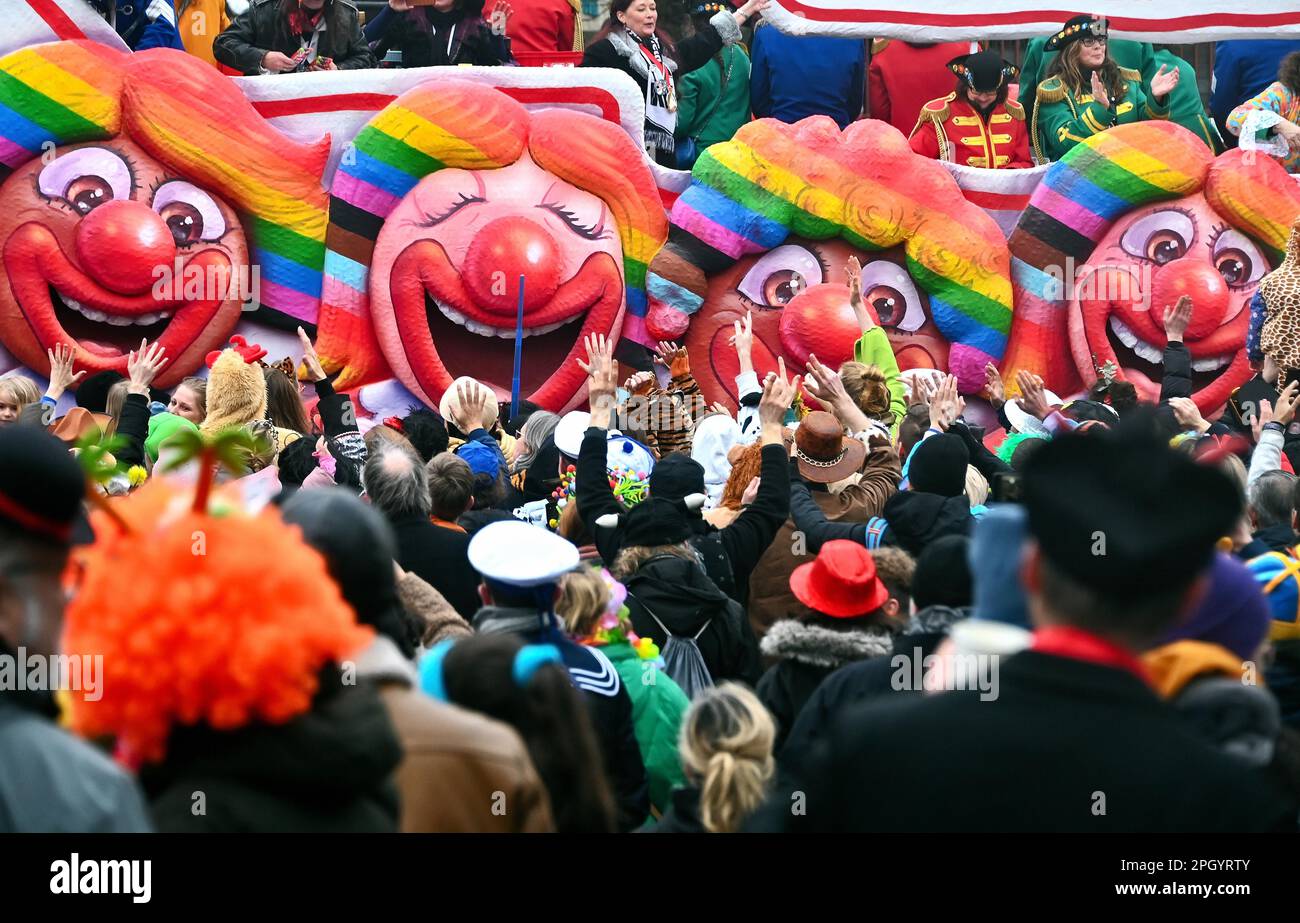Colourful hustle and bustle at the Shrove Monday procession in ...