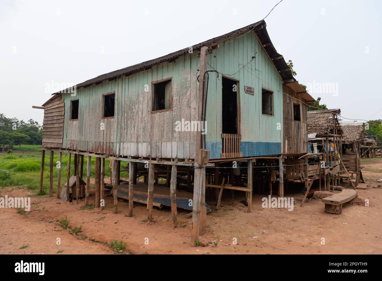 image of uninhabited house building. uninhabited house in village ...