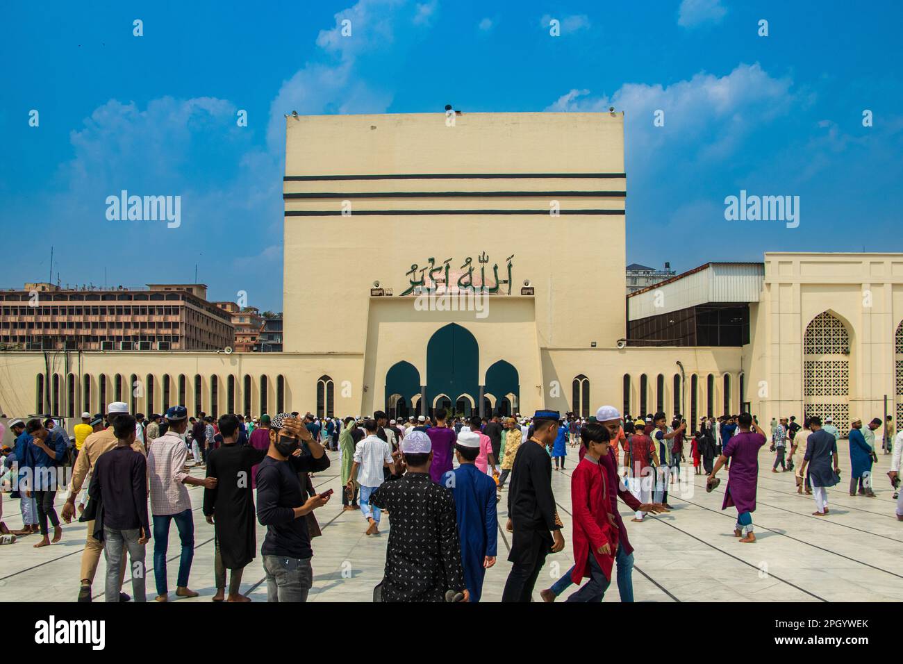 Bangladesh. 24th Mar, 2023. Zumma prayer on the first day of holy ...
