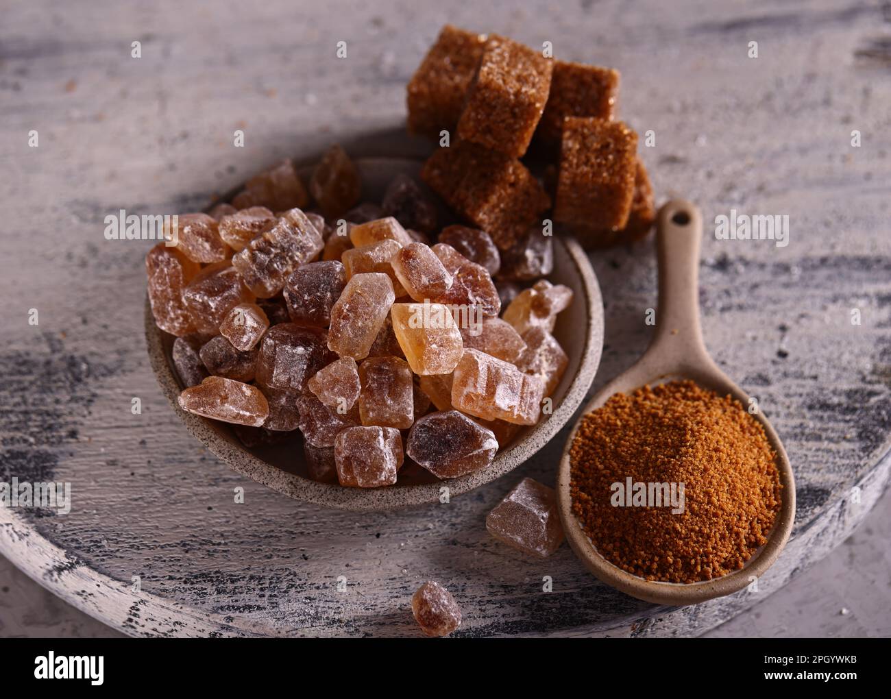 natural organic sugar sand and refined sugar Stock Photo - Alamy