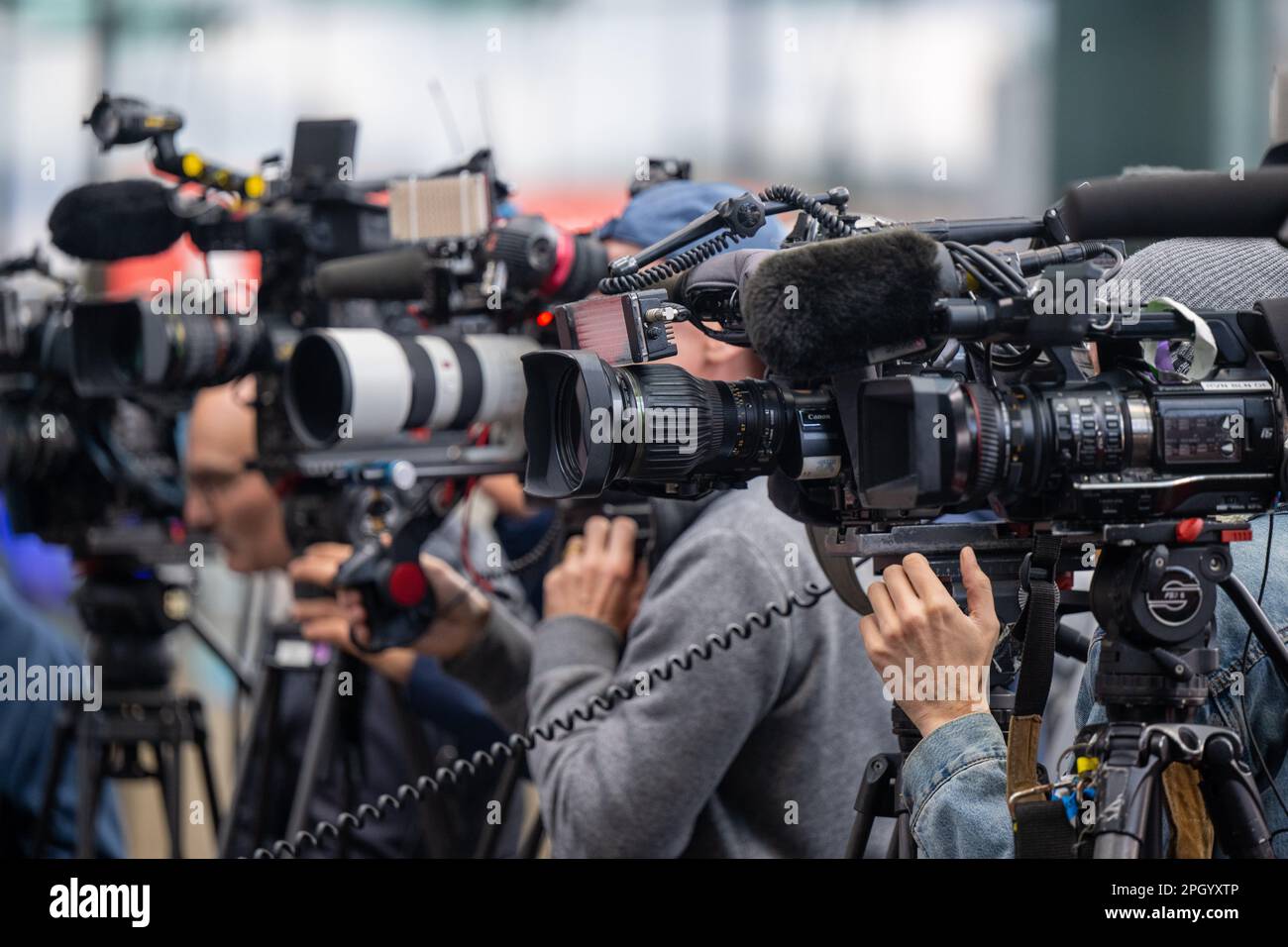 Berlin, Germany. 23rd Mar, 2023. Journalists film a statement by ...