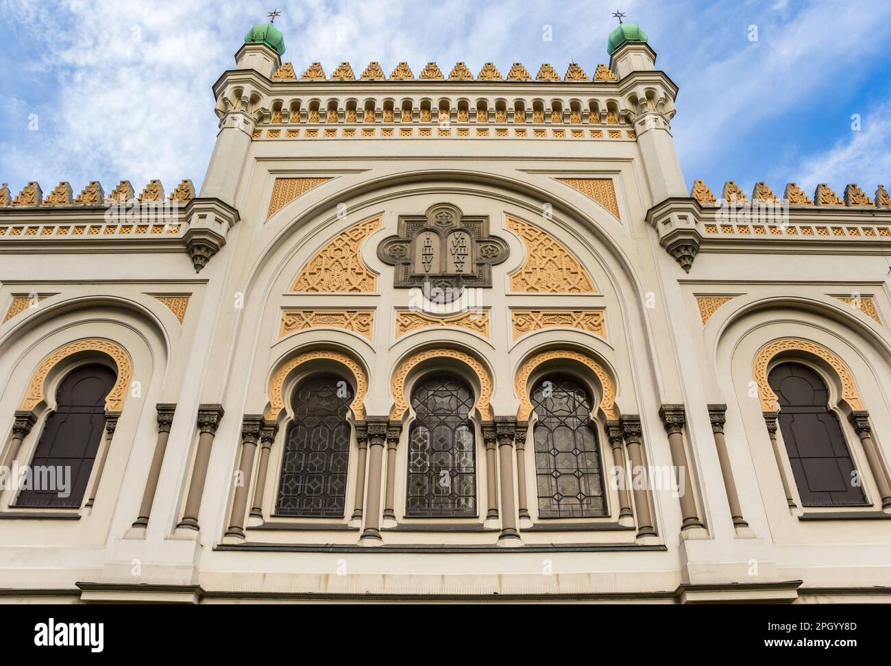 Facade of the historic Spanish Synagogue in Prague, Czech Republic ...