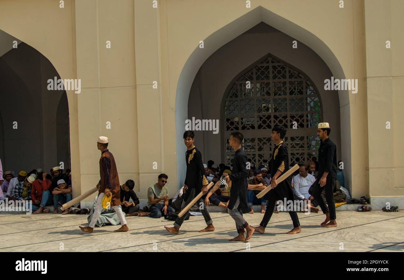 Bangladesh. 24th Mar, 2023. Muslim devotees perofrm Zumma prayer on the ...