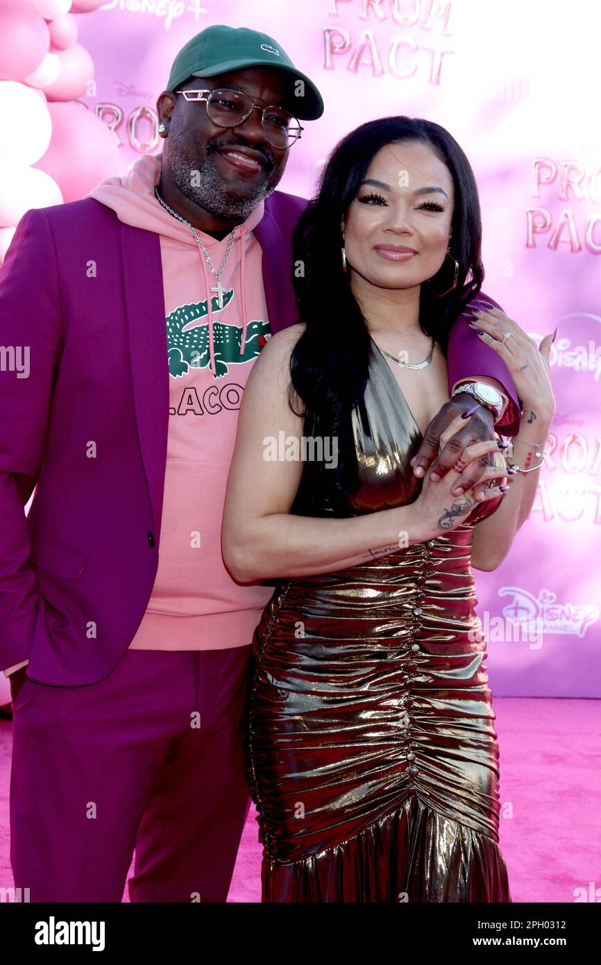 LOS ANGELES - MAR 24: Lil Rel Howery, Dannella Lane at Prom Pact ...