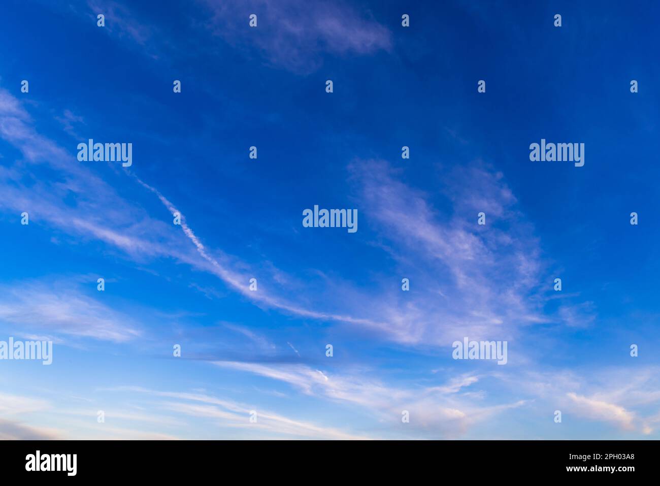 Cirrus clouds blue sky Stock Photo - Alamy