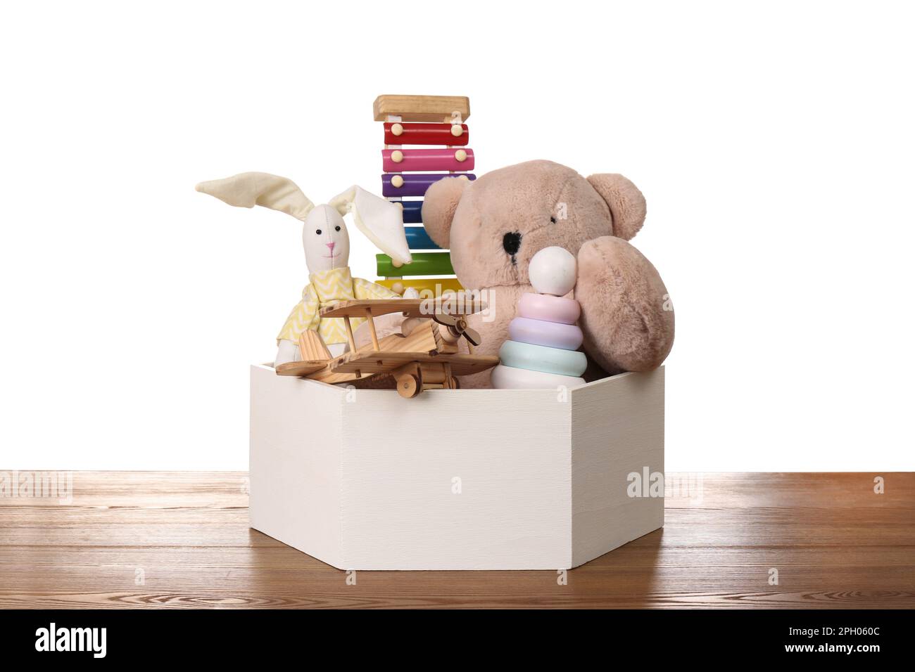 Children playing wooden xylophone hi-res stock photography and images ...
