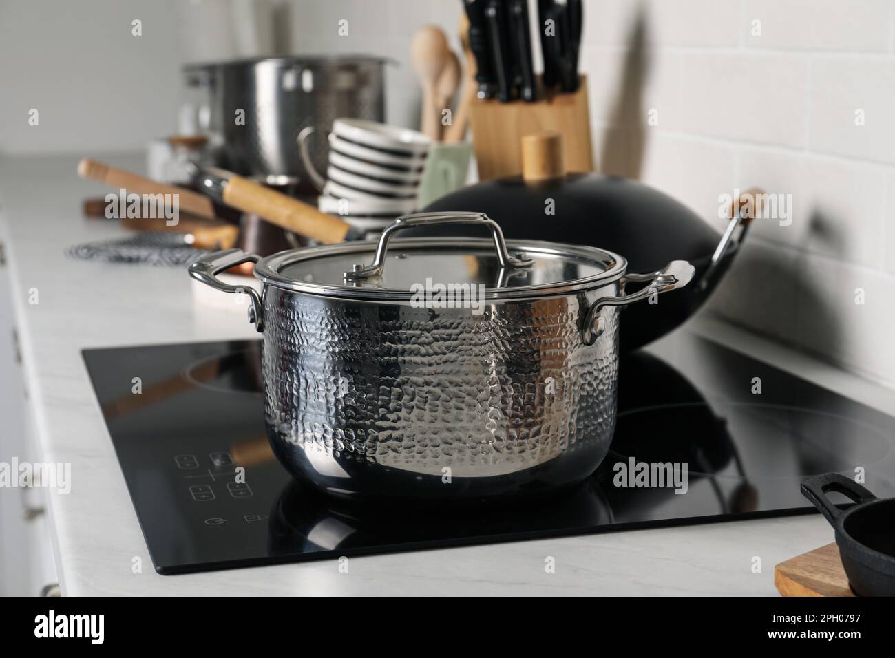 Wok pan with the cover hi-res stock photography and images - Alamy