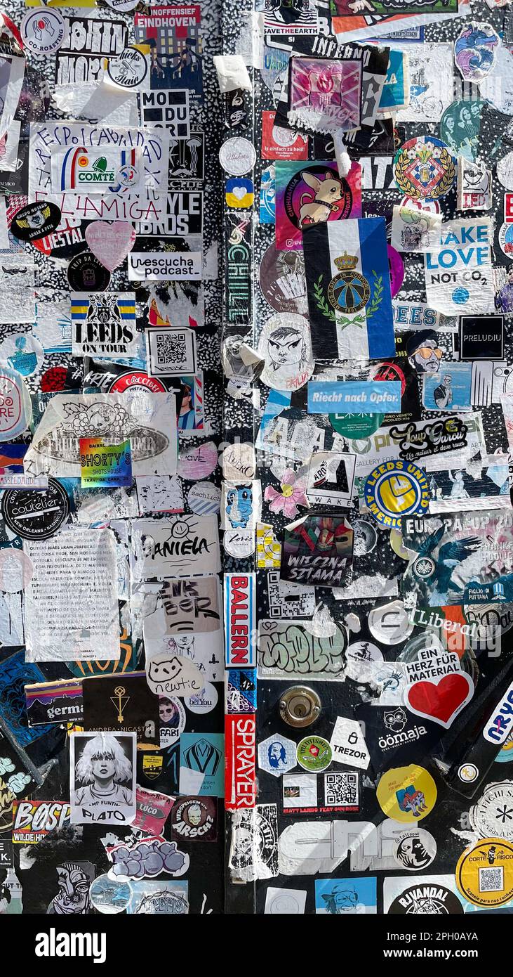 Sticker wall texture hi-res stock photography and images - Alamy